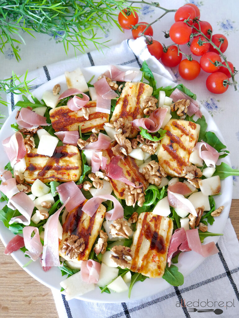 Sałatka z serem halloumi i rukolą